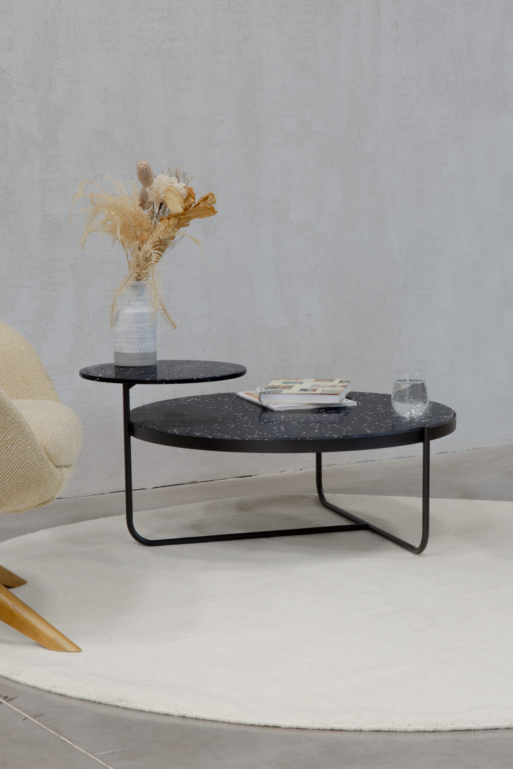 Orbit Table - Recycled plastic and glass table - Frovi