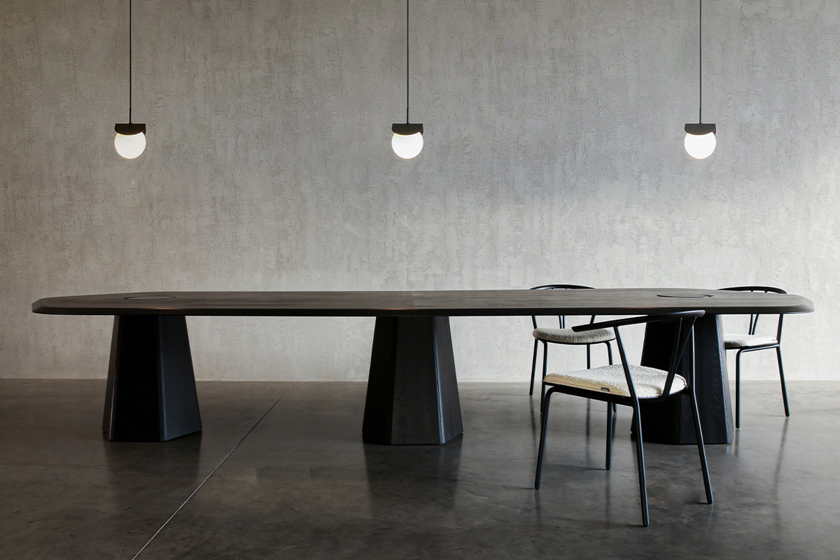 Isle Ash Table | Collaboration Tables | Frovi