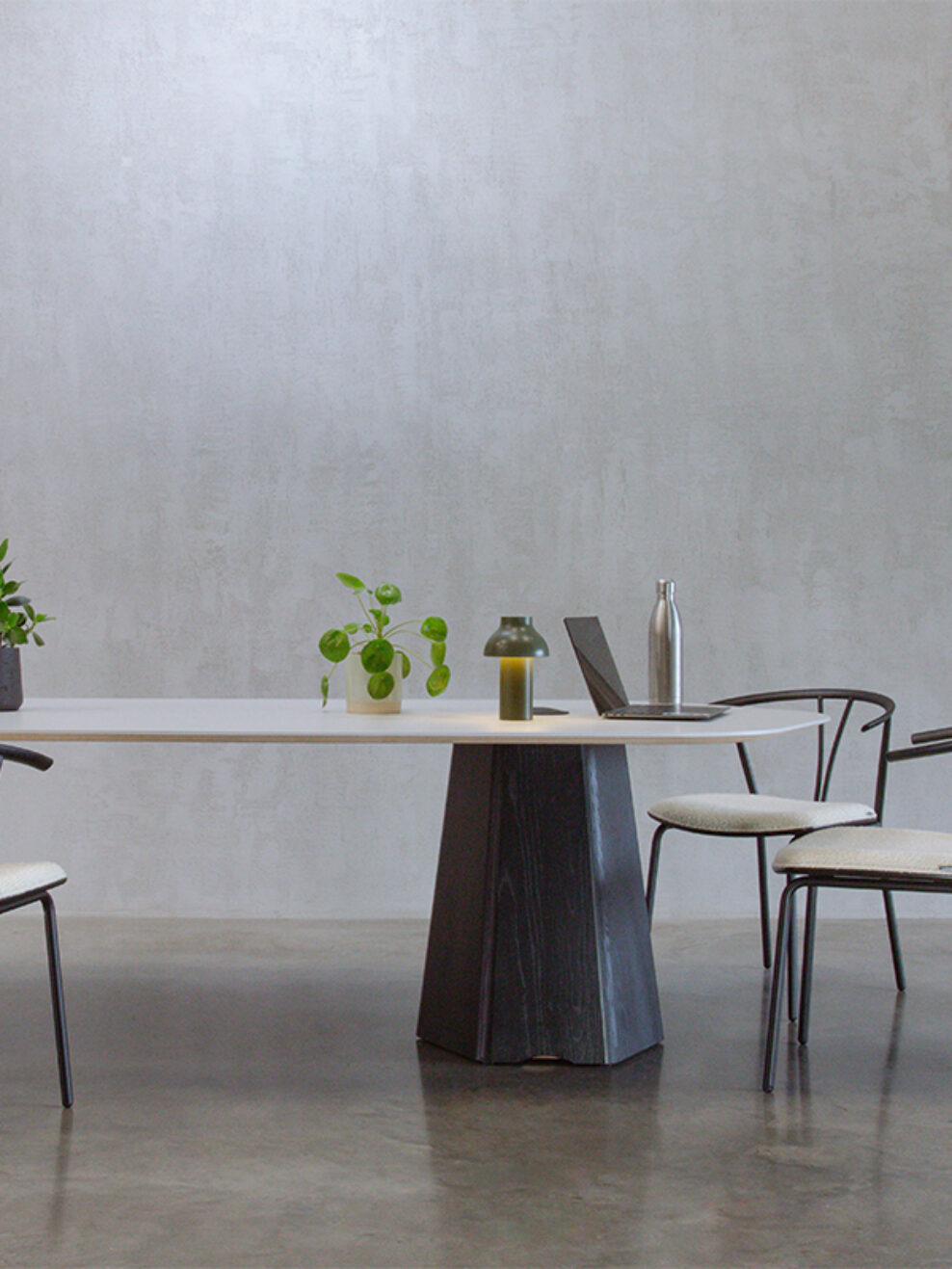 Isle Ash Table | Collaboration Tables | Frovi
