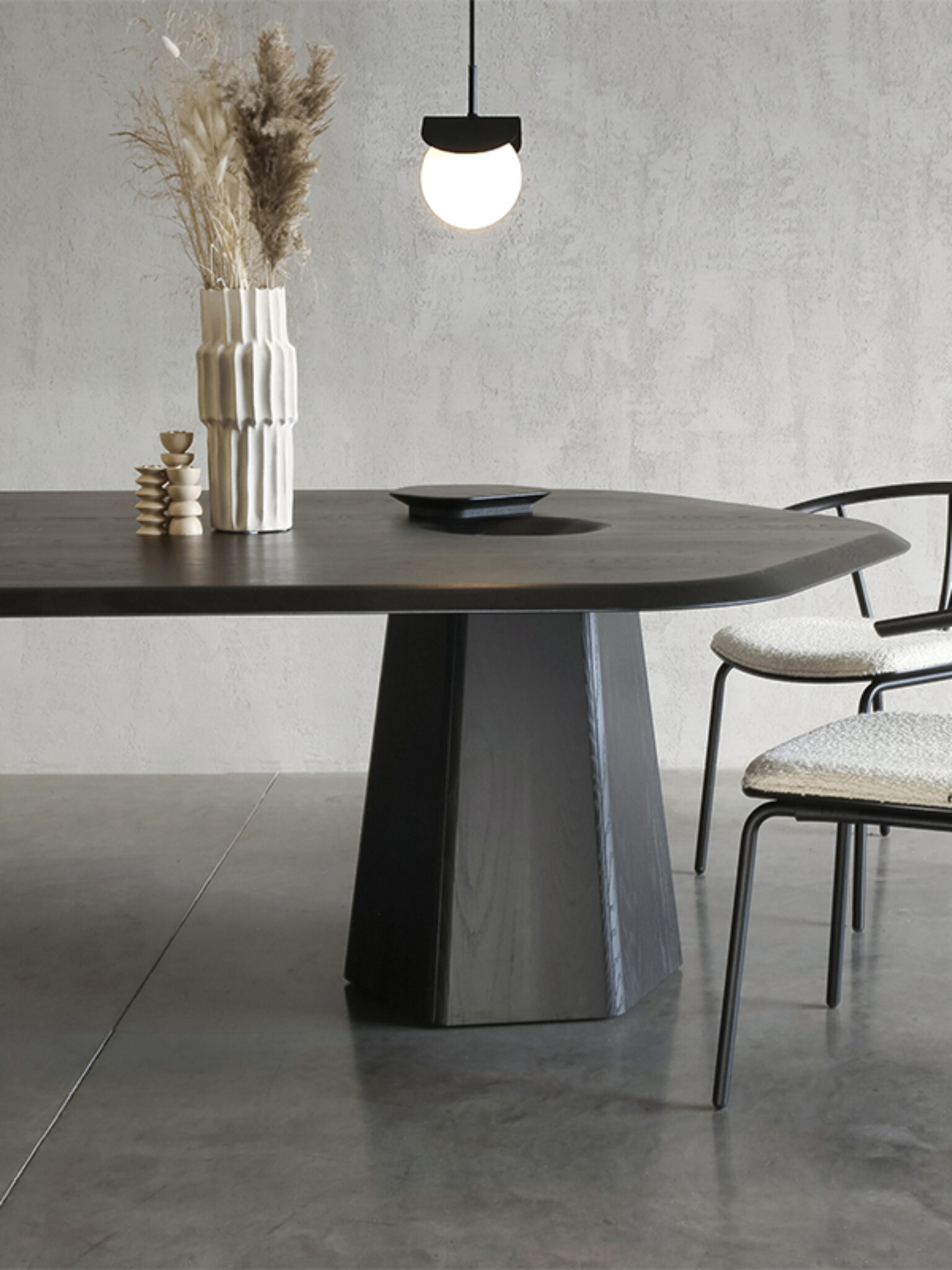 Isle Ash Table | Collaboration Tables | Frovi