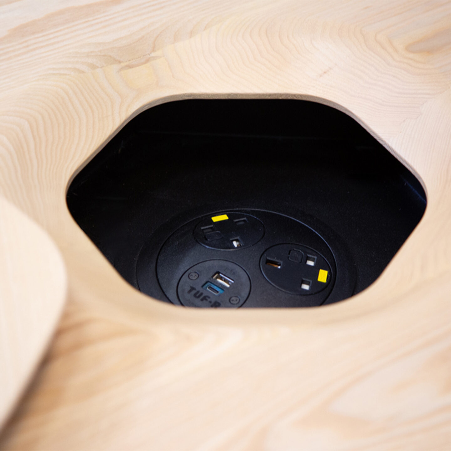 Isle Ash Table | Collaboration Tables | Frovi