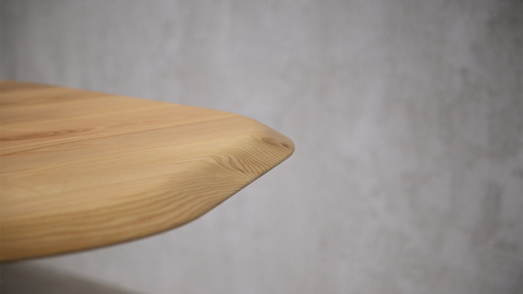 Isle Ash Table | Collaboration Tables | Frovi