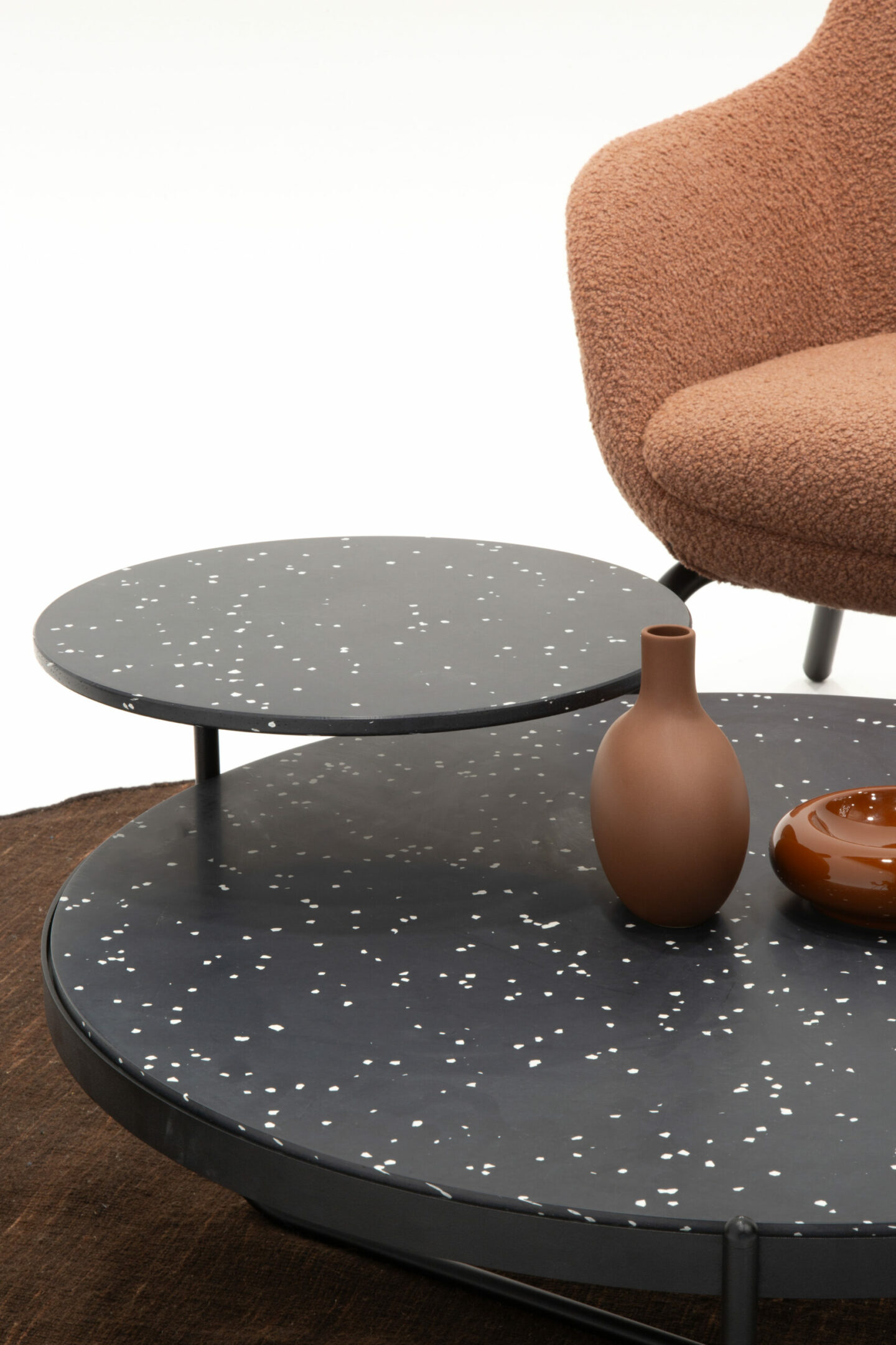 Orbit Table - Recycled plastic and glass table - Frovi