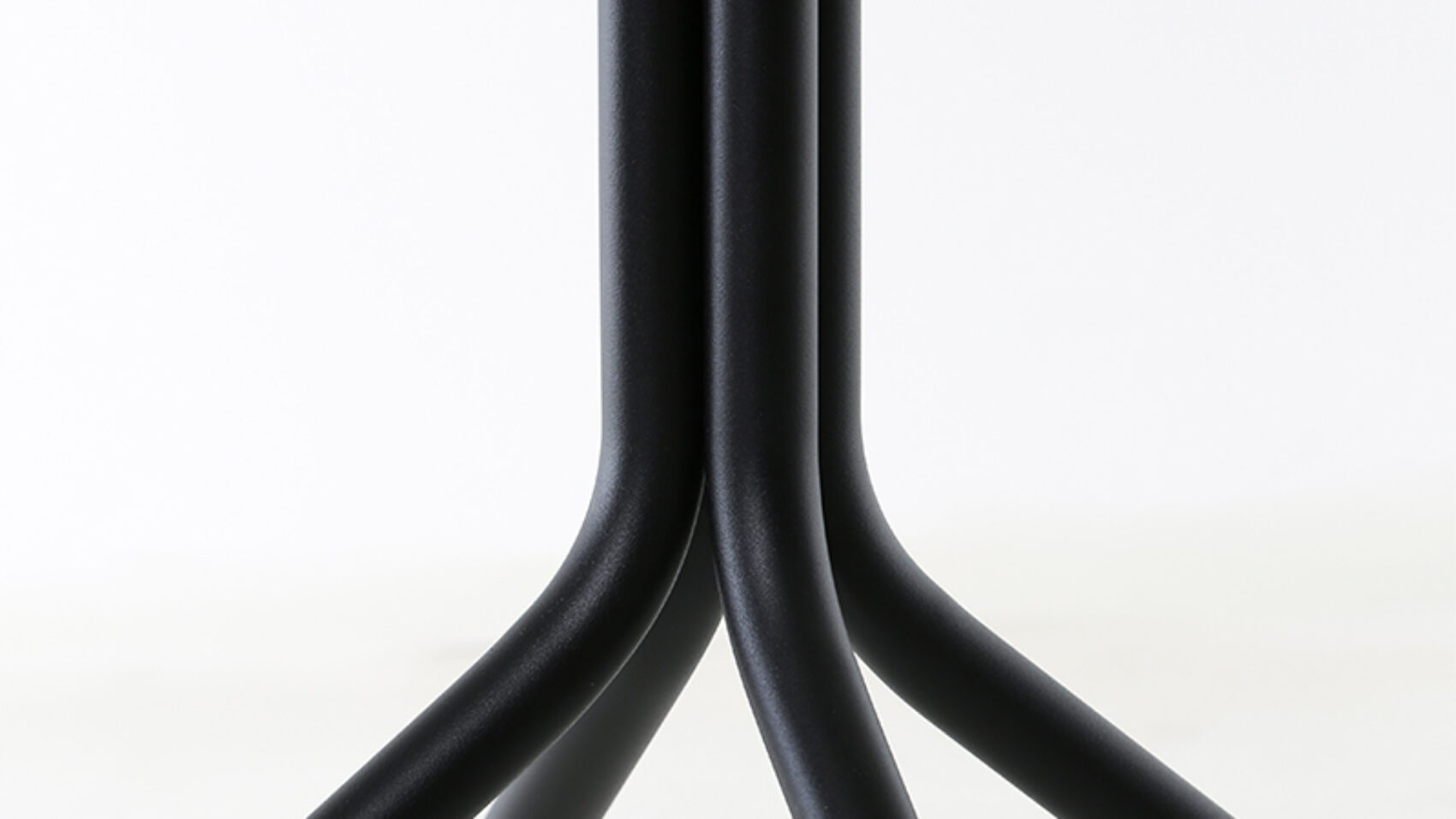 Font Canteen, Breakout & Office Table | Tables | Frovi