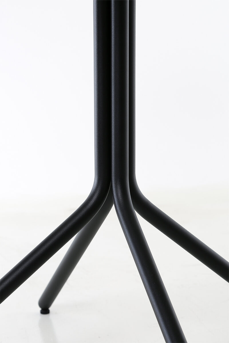 Font Canteen, Breakout & Office Table | Tables | Frovi