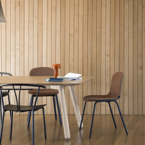 Blume Chair & Stool | Chairs & Stools | Frovi