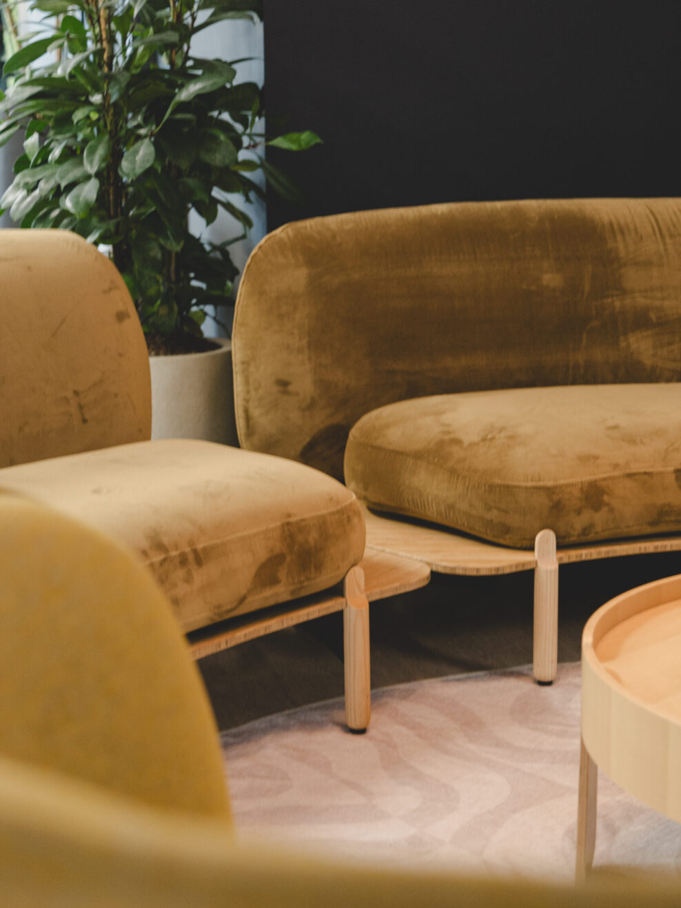 Bae Modular Office Seating | Soft Seating | Frovi