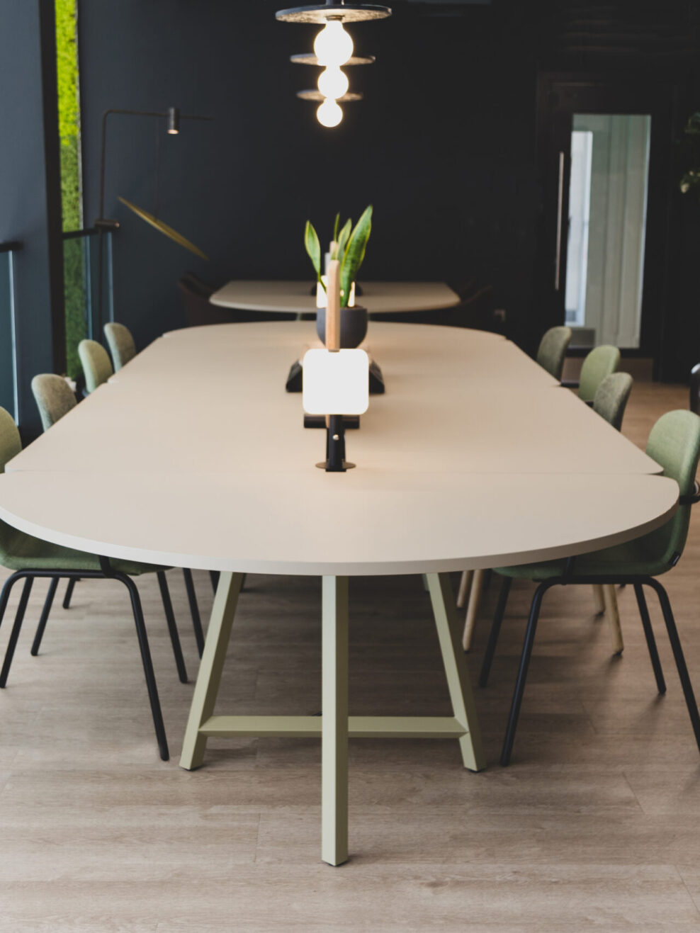 Relic Social Worktable | Collaboration Tables | Frovi