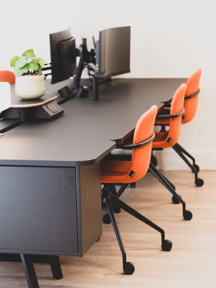 Relic Social Worktable | Collaboration Tables | Frovi