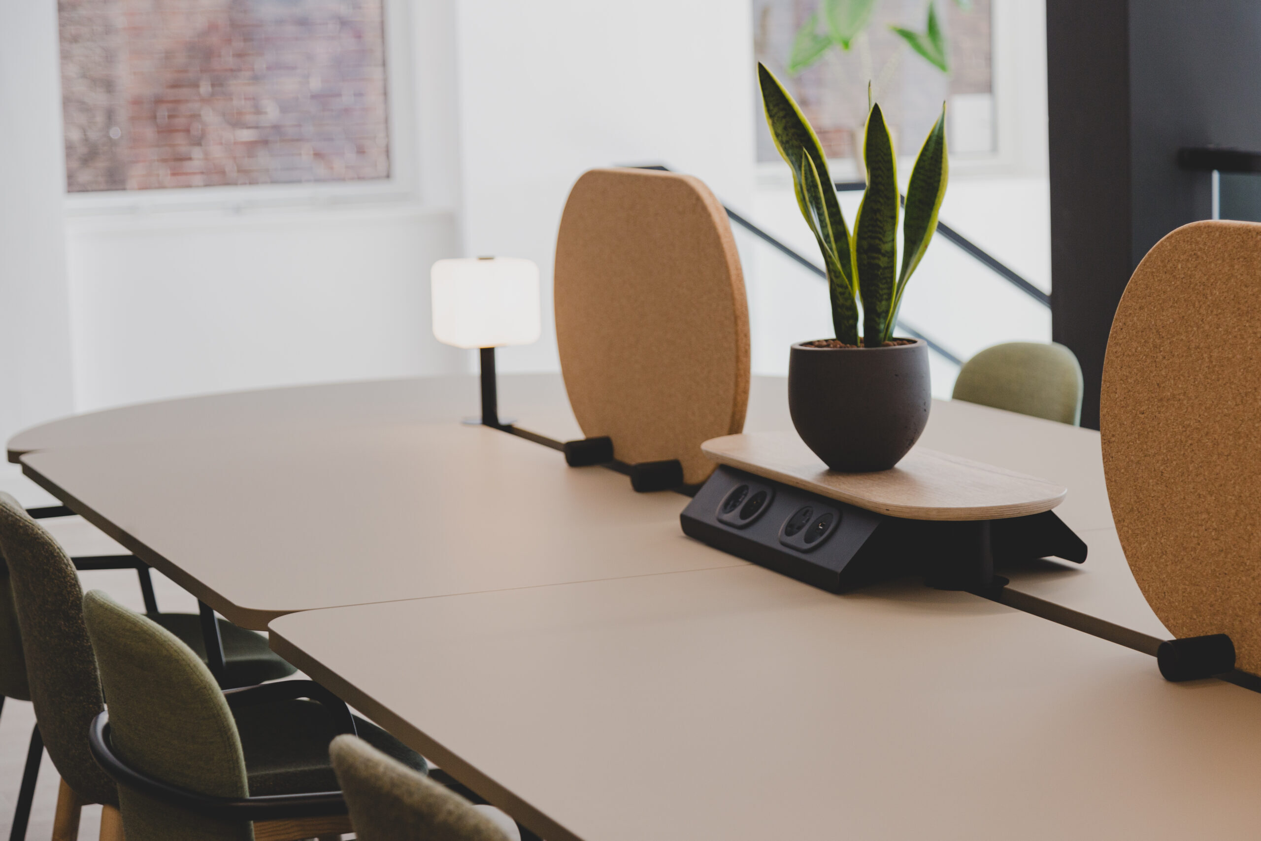 Relic Social Worktable | Collaboration Tables | Frovi